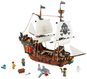 Is the Privateer Frigate Fortuna the Best LEGO Pirate Ship Ever Made?